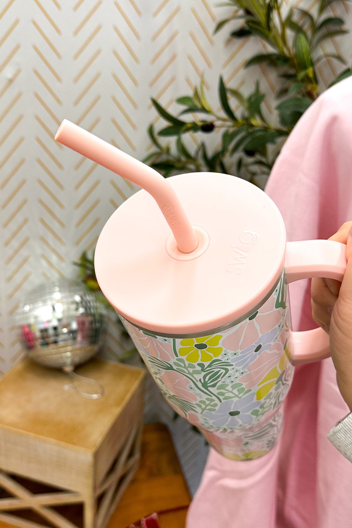 40oz Swig Mega Mug, Garden Party | Sew Southern Designs