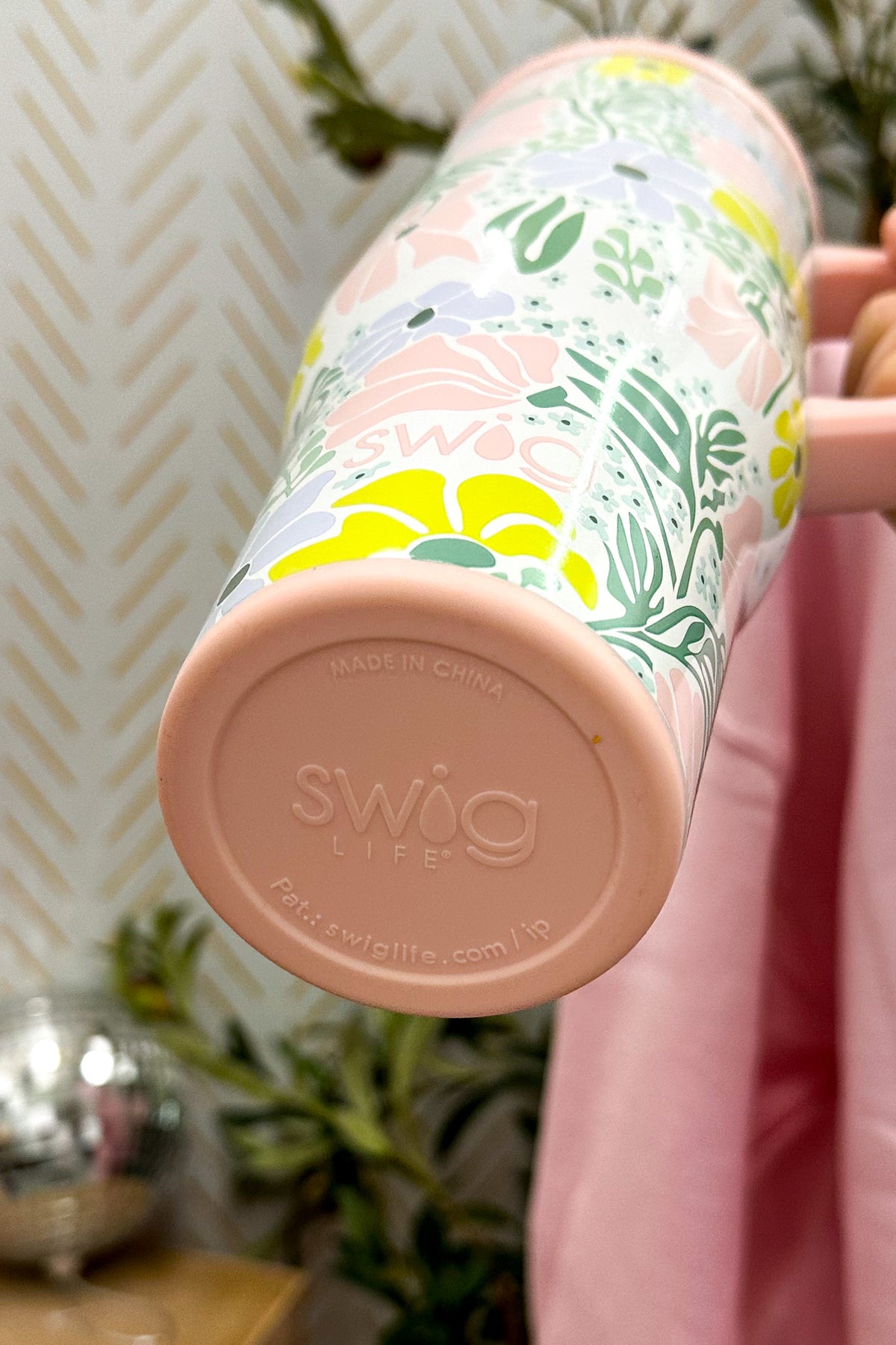 40oz Swig Mega Mug, Garden Party | Sew Southern Designs